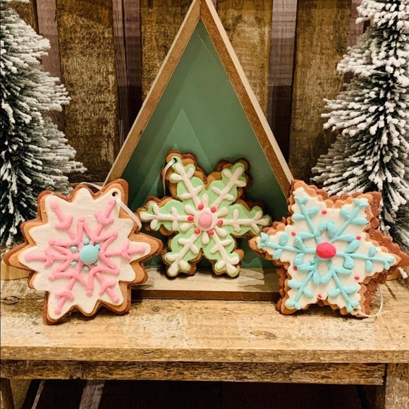 Raz | Accents | 3 Pastel Gingerbread Cookies | Poshmark